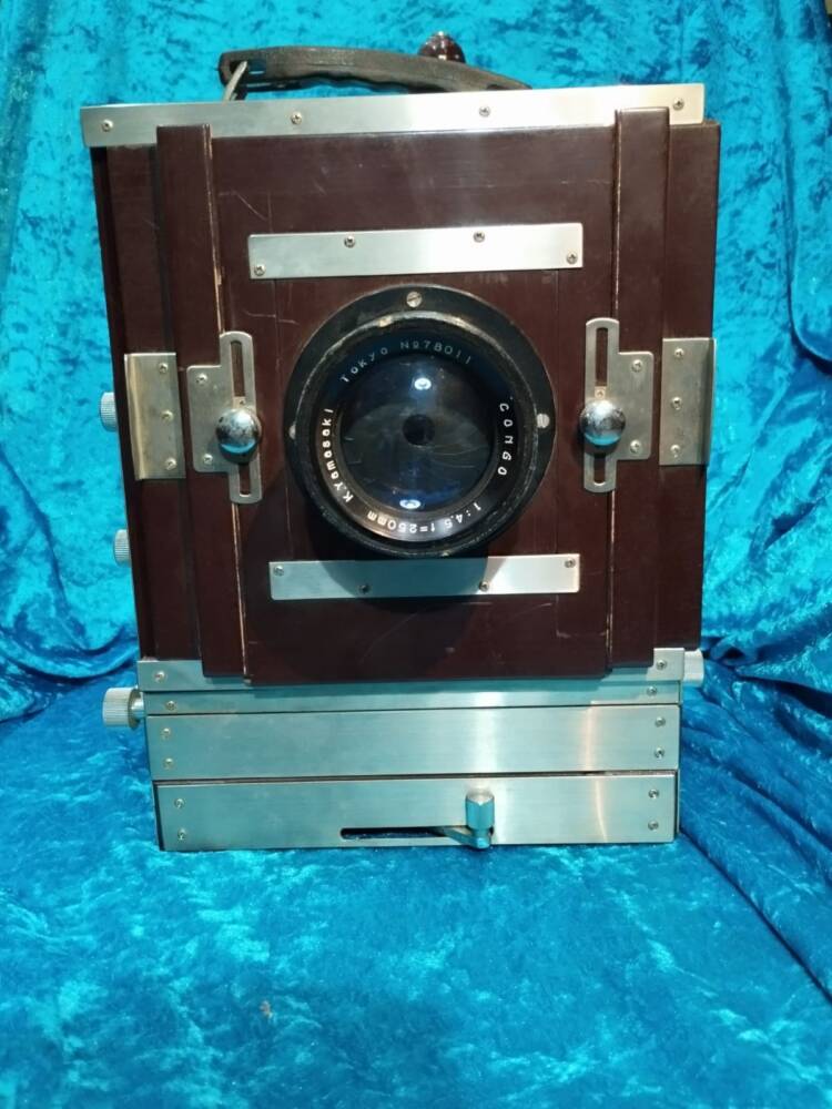 Antique 1920s Camera - The Outbid